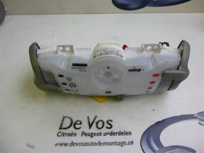 Peugeot 107 1.0 12V Heater control panel 2010 6452P6 | De Vos Onderdelen