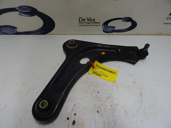 Peugeot 2008 Front wishbone, right 2014 9803286480 | De Vos Onderdelen