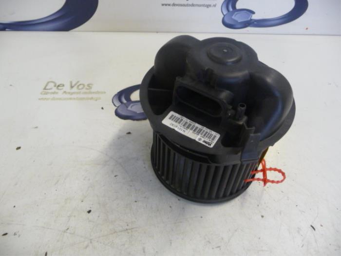 Heating and ventilation fan motor - De Vos Autodemontage