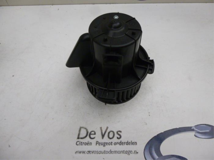 Peugeot 307 1.6 16V Heating and ventilation fan motor 2006 6441S6 | De ...