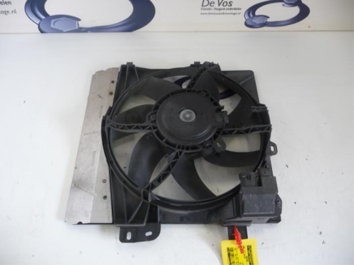 Peugeot 207 1.6 16V Cooling fan housing 2010 9675280980-1253P8 | De Vos ...