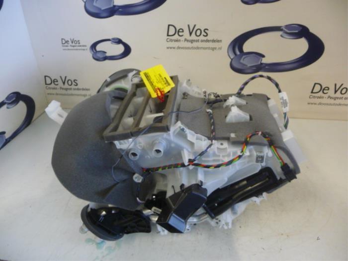 Peugeot 2008 1.2 Vti 12V PureTech 82 Heater housing 2014 1608203680 ...
