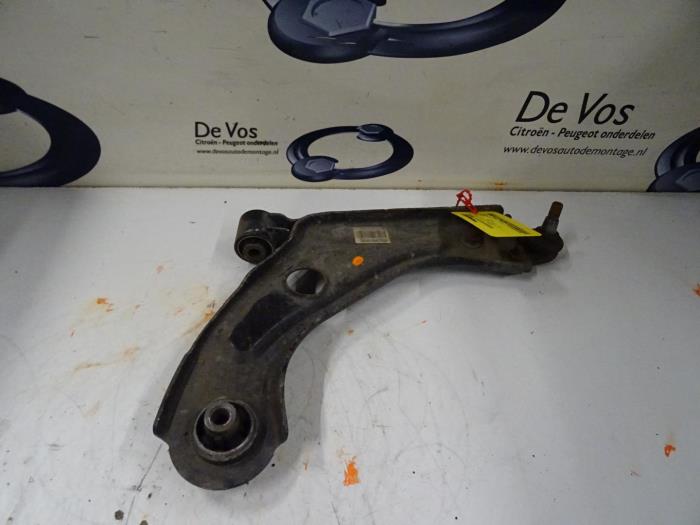 Peugeot 308 Front wishbone, right 2015 9678311280 | De Vos Onderdelen