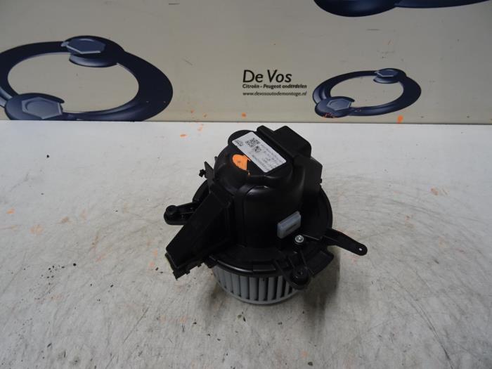 Peugeot 3008 Kachel Ventilatiemotor 2017 1609690180-9821292180 | De Vos ...
