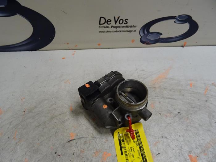 Peugeot 206 1.6 16V Throttle body NFU 2002 1635Q9 | De Vos Onderdelen