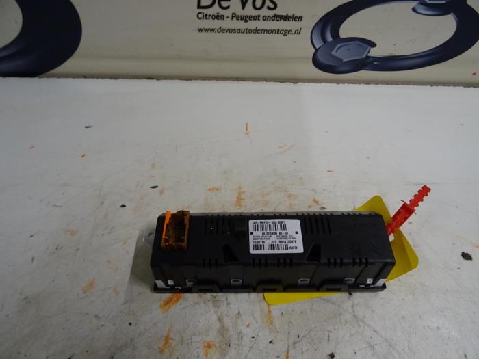 Interior display - De Vos Autodemontage