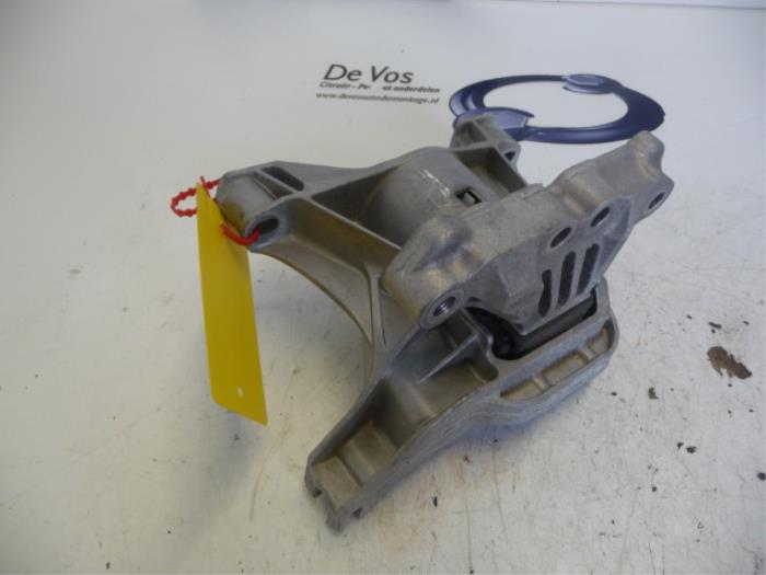 Motorsteun - De Vos Autodemontage